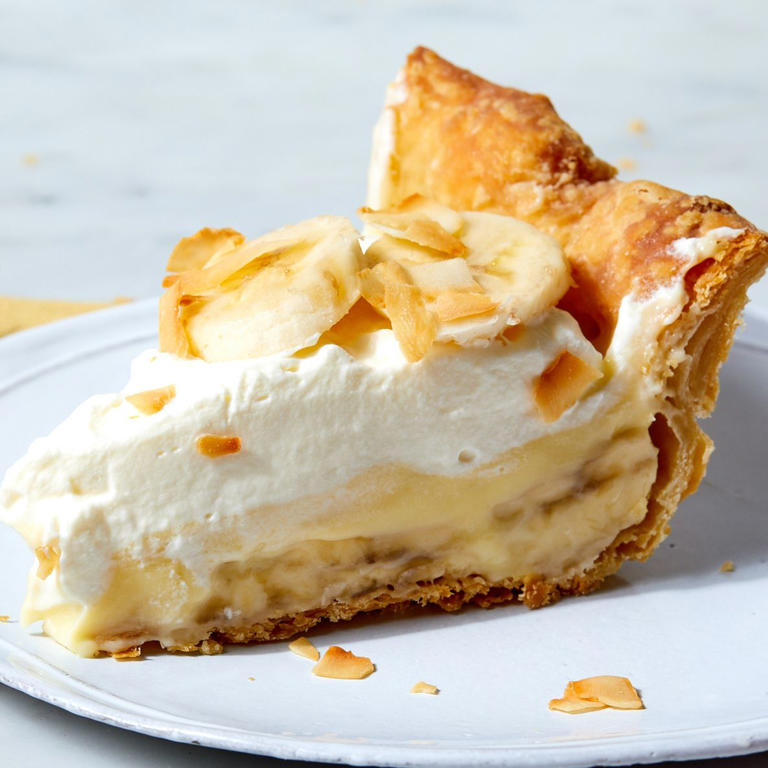 Attention! Bakery-Worthy Banana Cream Pie Is Possible In Your Own Kitchen