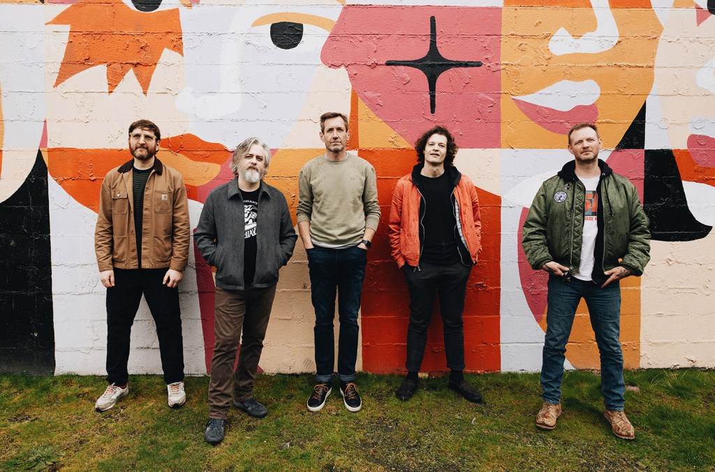 Minus The Bear Announces ‘Menos el Oso' 20th Anniversary Reissue