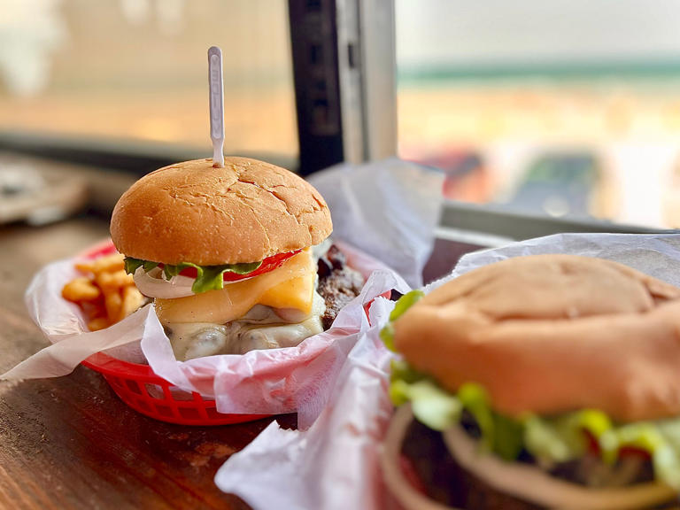 Best New Smyrna Beach restaurants for a burger? 10 area favorites