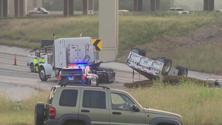 Rollover crash on Highway 151 causes traffic backup