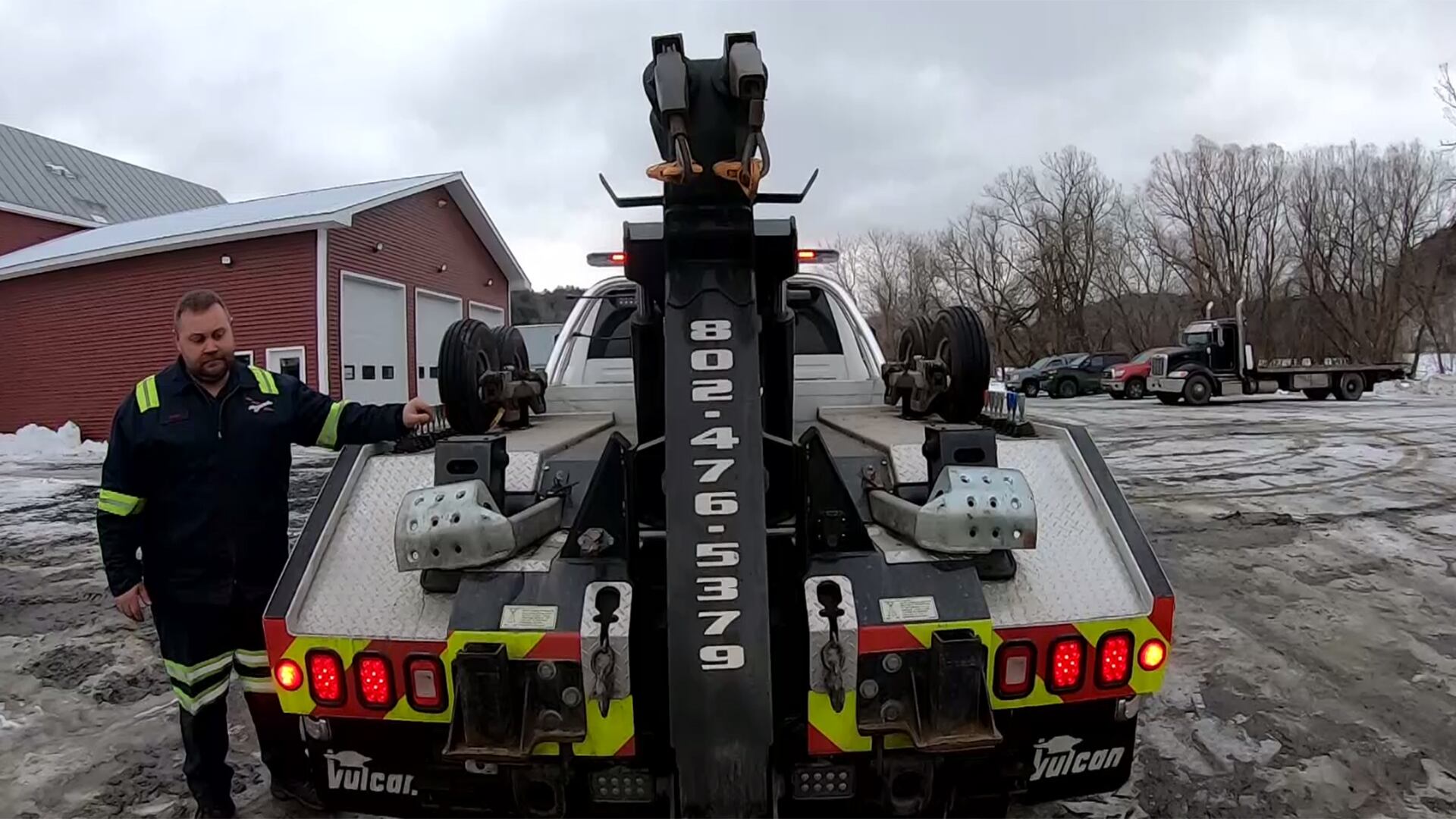 Lawmakers weigh towing fee cap