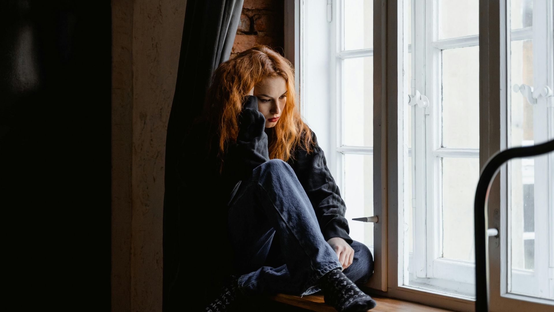 Dessa vuxna beteenden döljer ofta en brist på kärlek i barndomen.