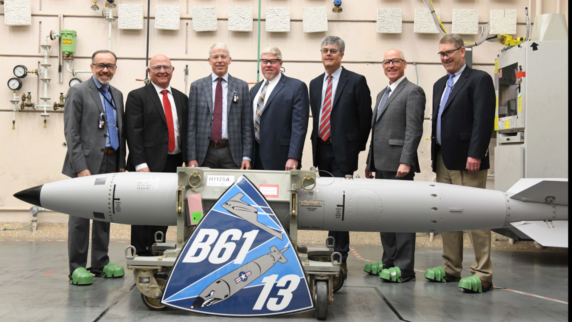 Most powerful US nuclear bomb with 360-kilo ton warhead ready to equip ...