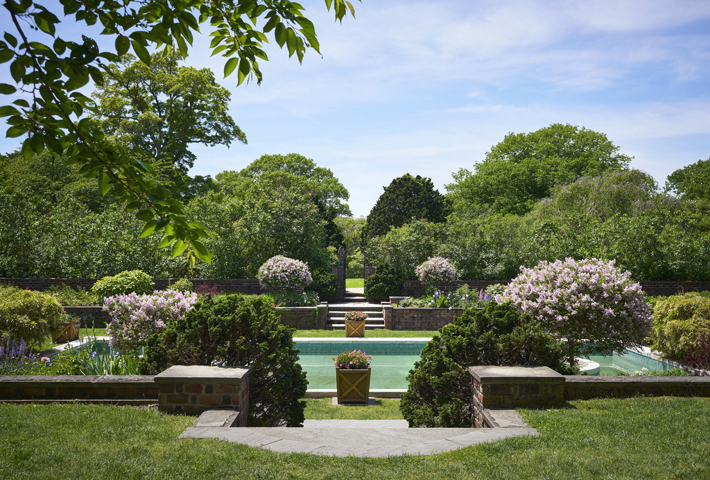 Tradition and change intertwine to create beauty at a century-old arboretum