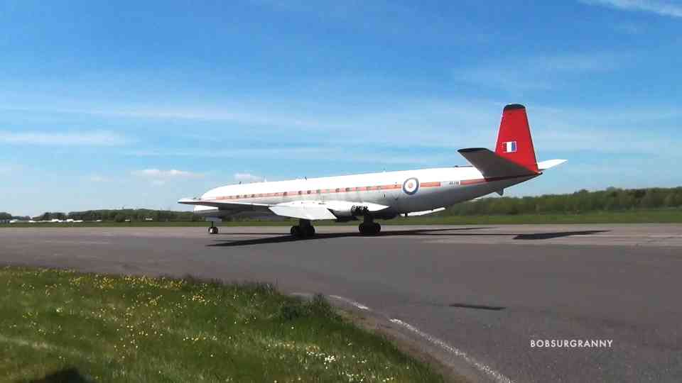 The World’s First Jet Airliner: De Havilland Comet Roars to Life
