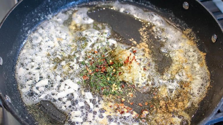 Serve this garlic parmesan shrimp and pasta with hot bread and a side ...