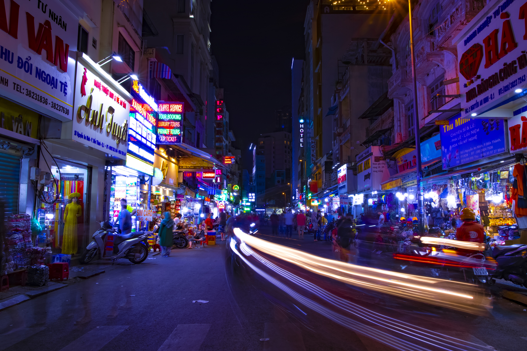 16 Vietnamese Cities Where Locals Eat Street Food