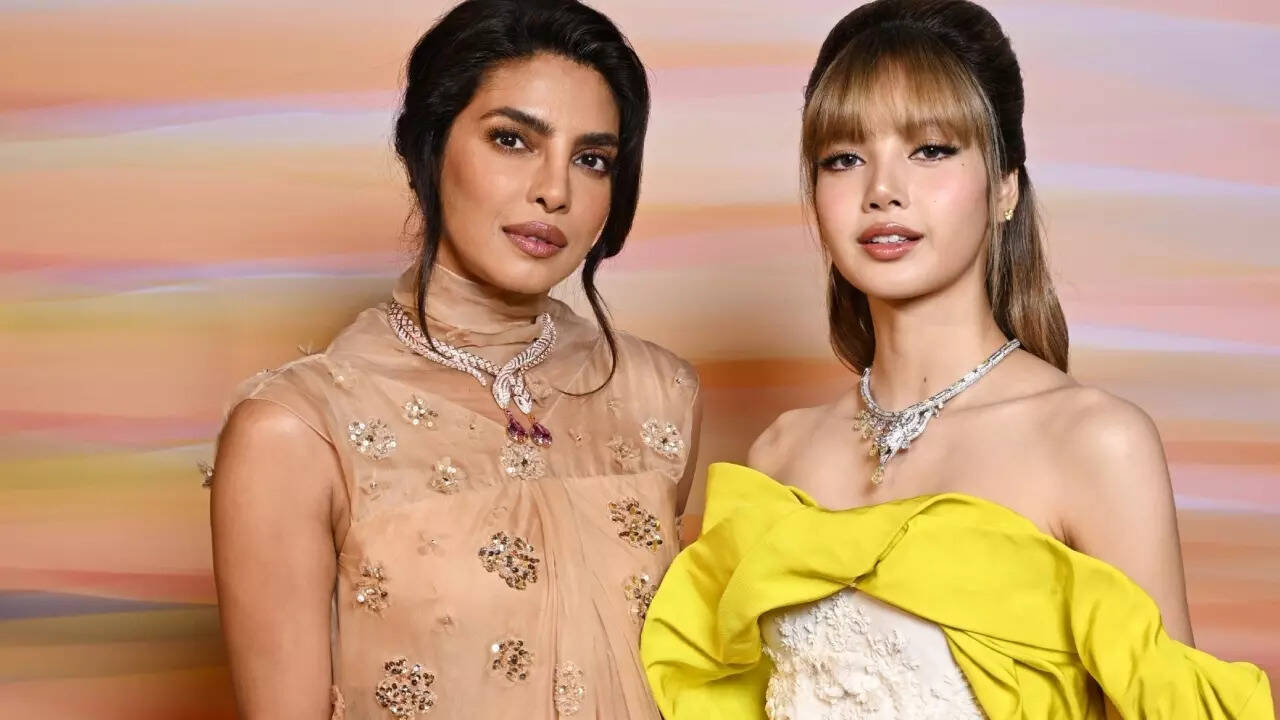 Priyanka Chopra and BLACKPINK's Lisa switch places for a better photo ...