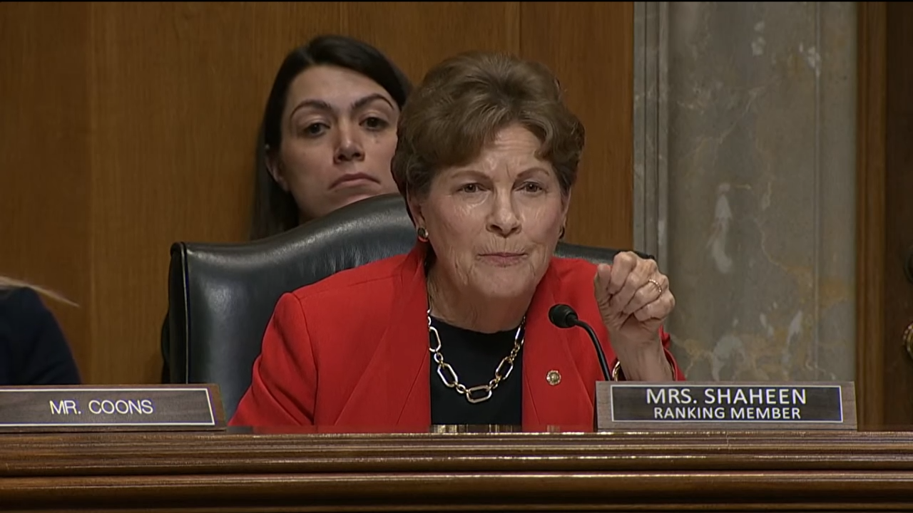 'He's Playing This President Like A Fiddle': Jeanne Shaheen Blasts ...