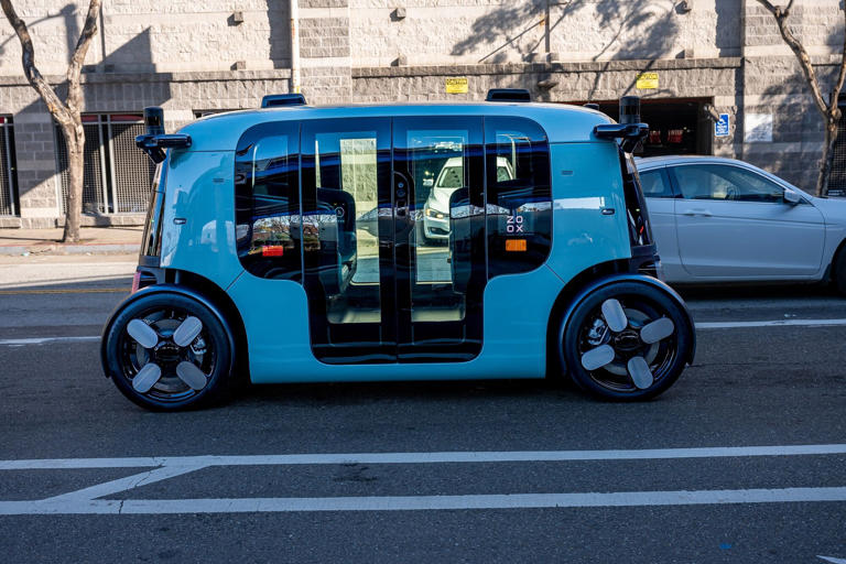 Amazon’s Zoox Expands Robotaxi Trials to Rival Turf in Atlanta