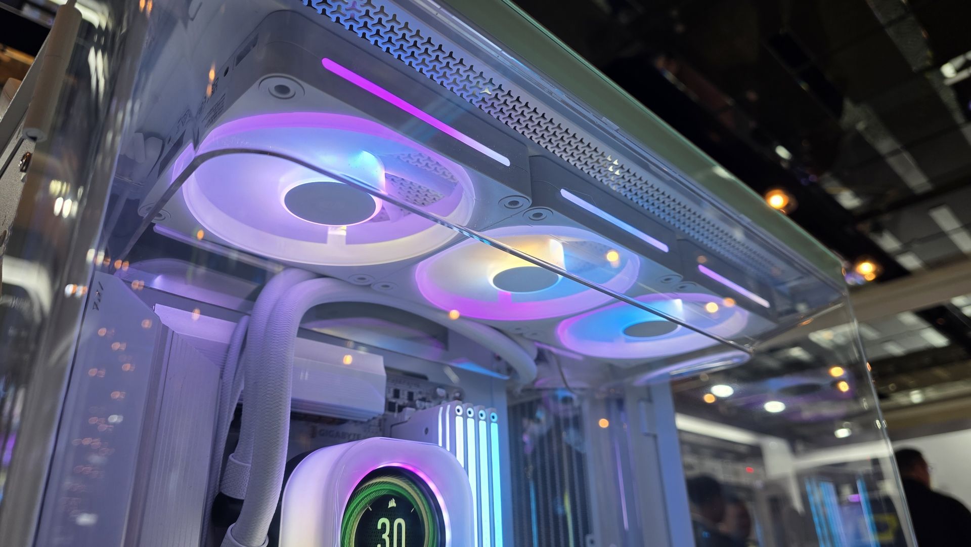 Corsair’s Air 5400 features a triple-chamber design for high ...