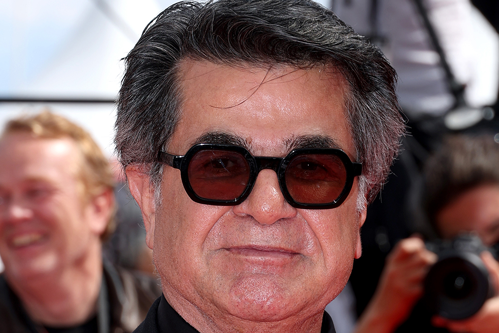 Jafar Panahi Makes Triumphant Cannes Return After Prison Release With ...