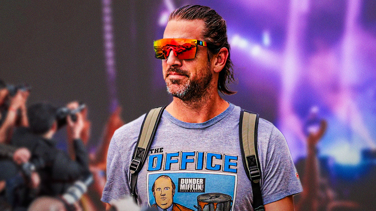 NFL news: Aaron Rodgers turns up at Mike. concert amid rumors