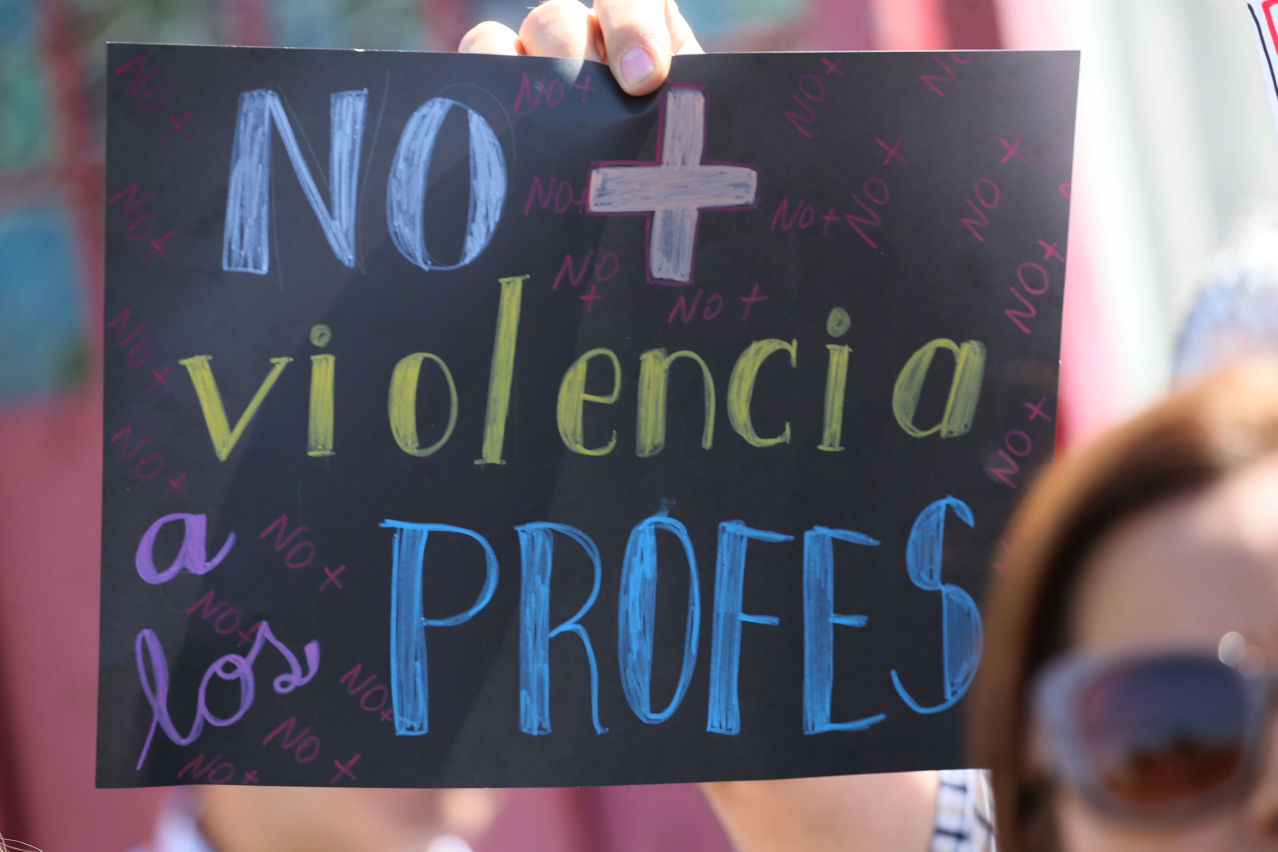 ¿Libro de clases o chaleco antibalas?