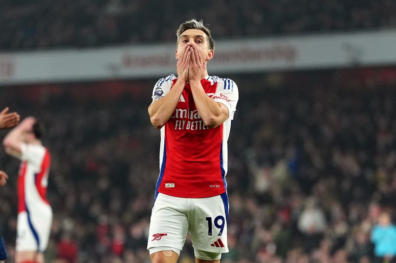 Viktor Gyokeres signs, £80m statement, two sold - Arsenal's dream ...