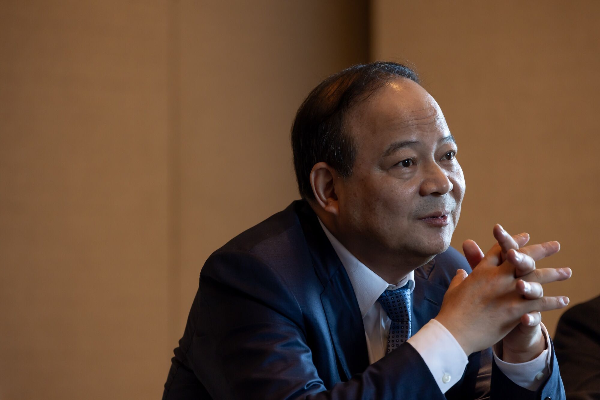 中国CATL株、香港で取引開始－今年最大規模の上場案件