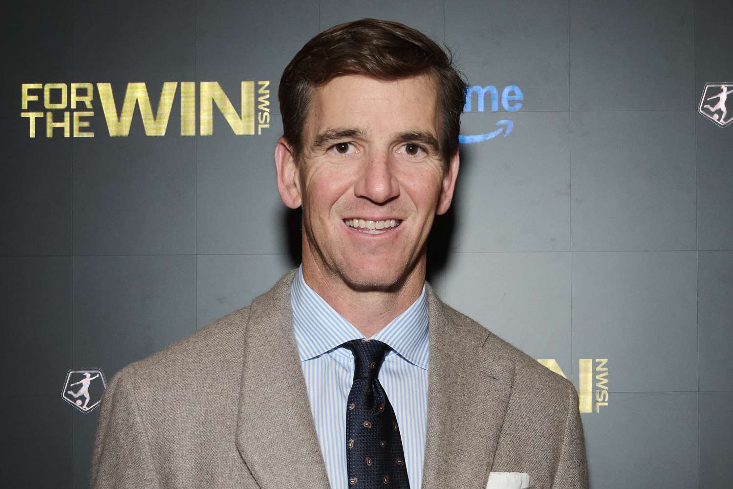 Eli Manning Shares Rare Photo with All 4 of His Kids — and His 14-Year ...