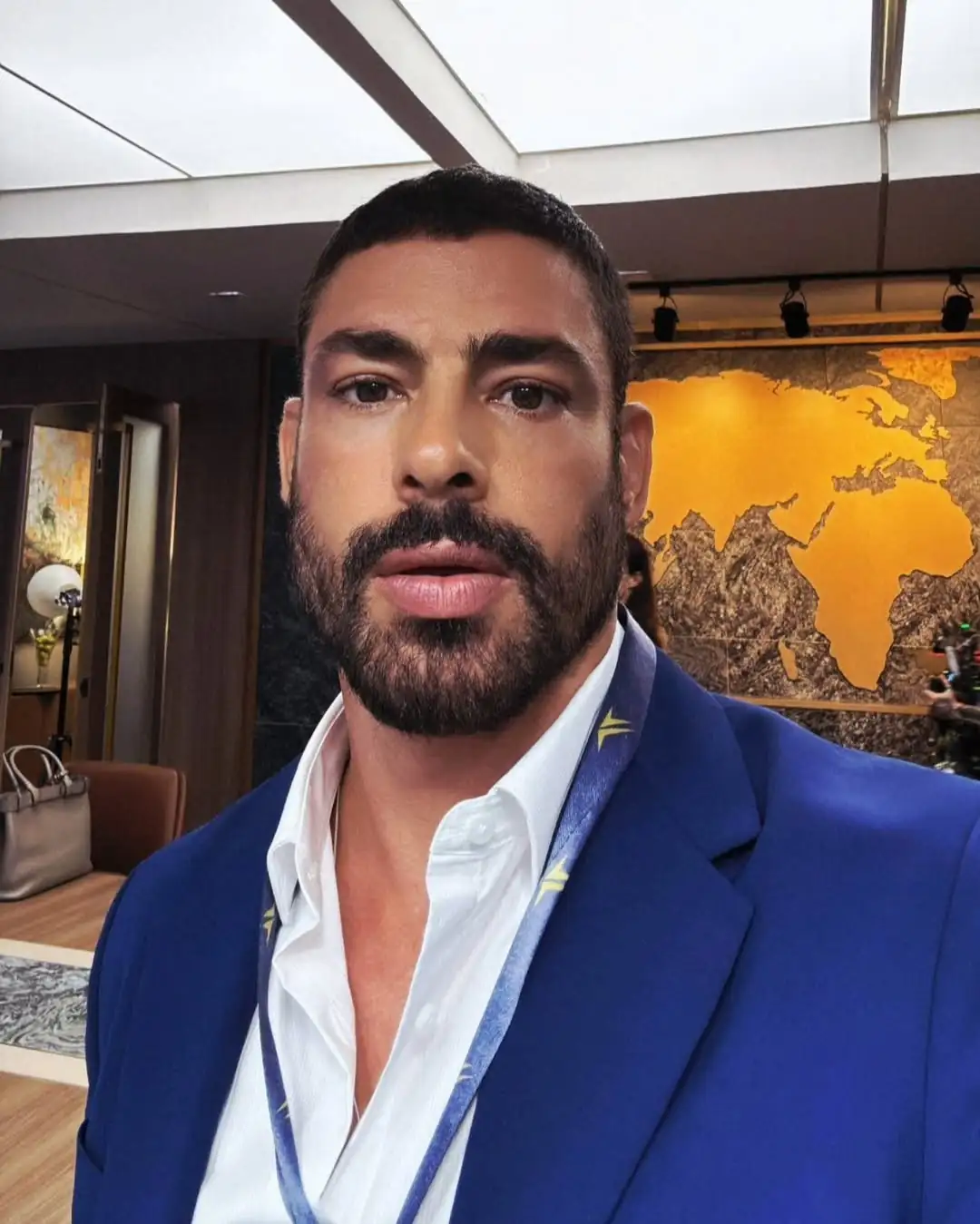 Atriz se pronuncia sobre polêmica envolvendo Cauã Reymond