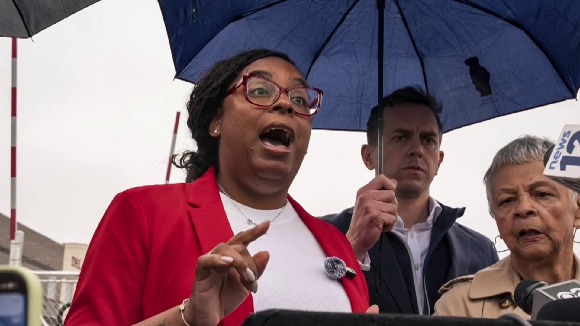 Democratic lawmaker charged with assaulting ICE agents