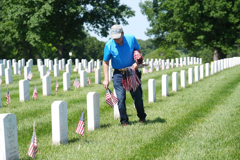 VA hosting Memorial Day events at 130+ national cemeteries