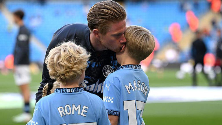 Statue, Pep's tears & a missed sitter - De Bruyne's emotional farewell