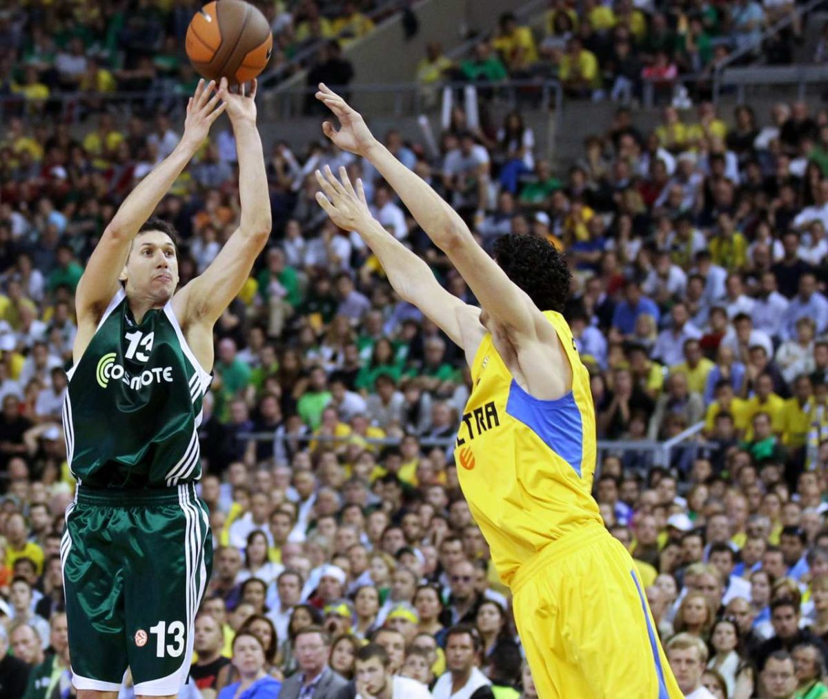 Final Four 2011: Το 6ο αστέρι, ο MVP Διαμαντίδης και η αγκαλιά με τον ...
