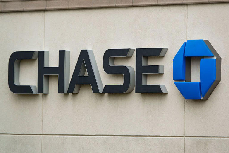 Chase to launch its first ever credit card next month