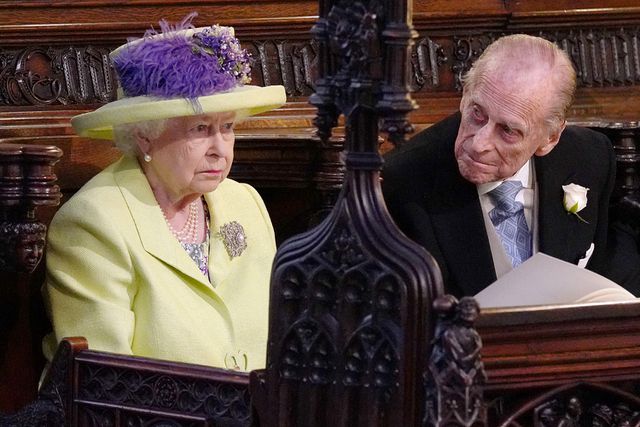 Queen Elizabeth's Warning to Photographer at Meghan Markle and Prince ...