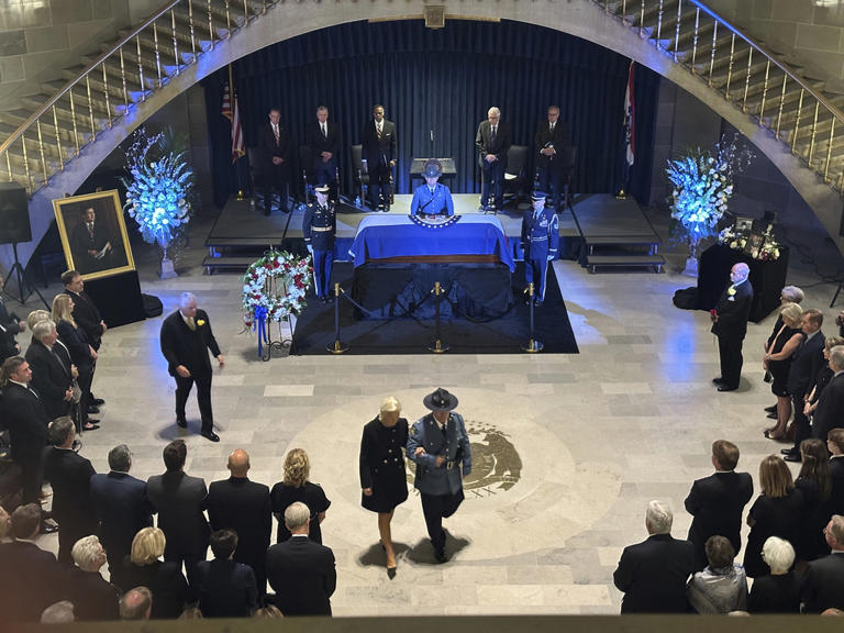 Four-term US Sen. Christopher 'Kit' Bond remembered for training a ...