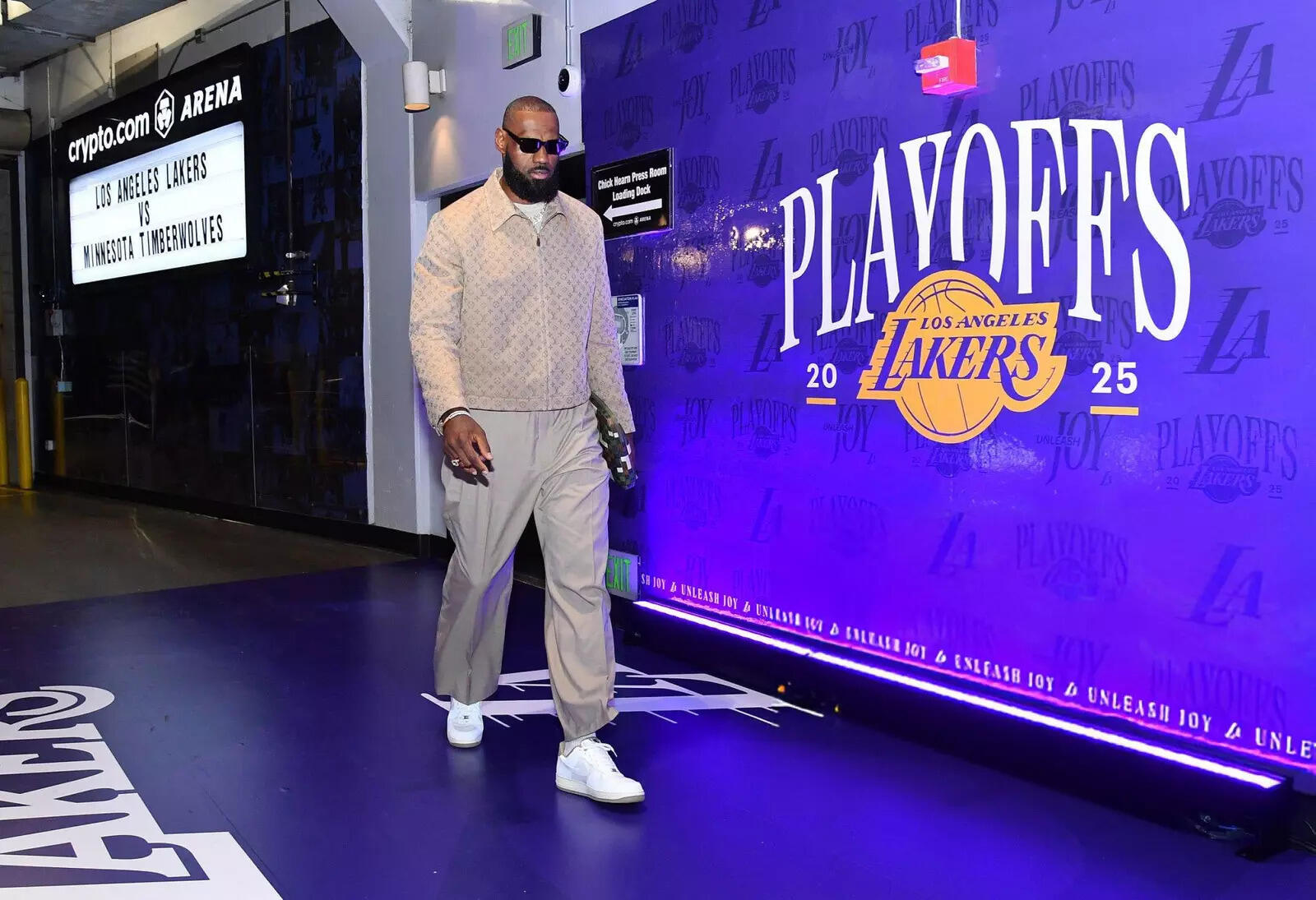 LeBron James Breaks Silence on Injury While Contract Future Remains ...