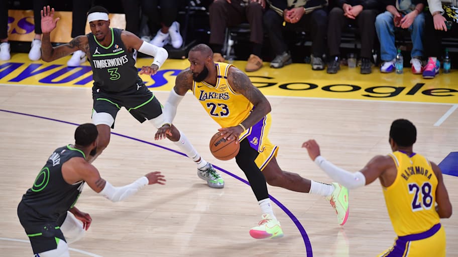 Lakers' LeBron James Offers Another Major Update on Knee Injury
