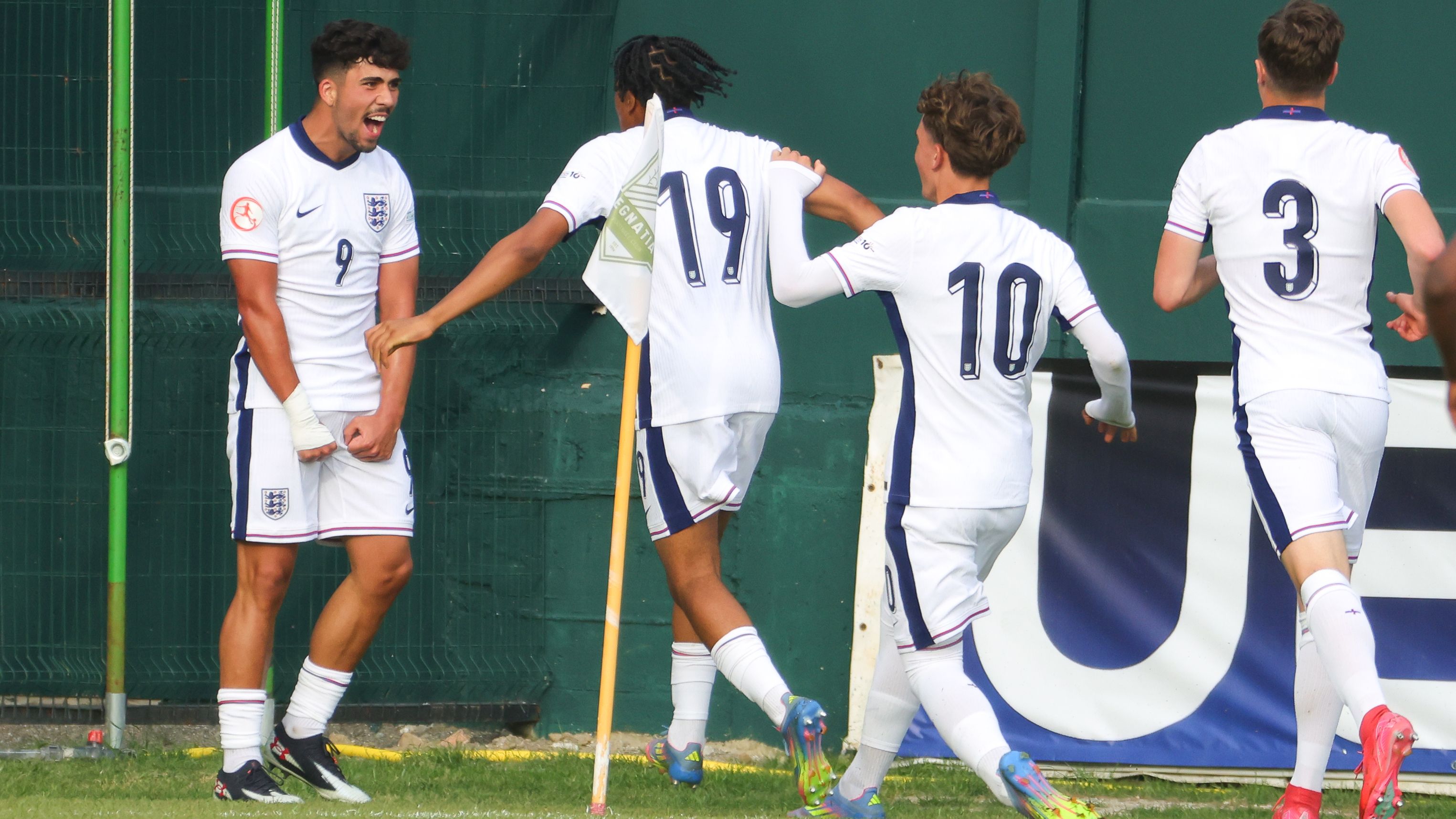 📽️ | England & Belgium both score beauties at U17 Euros
