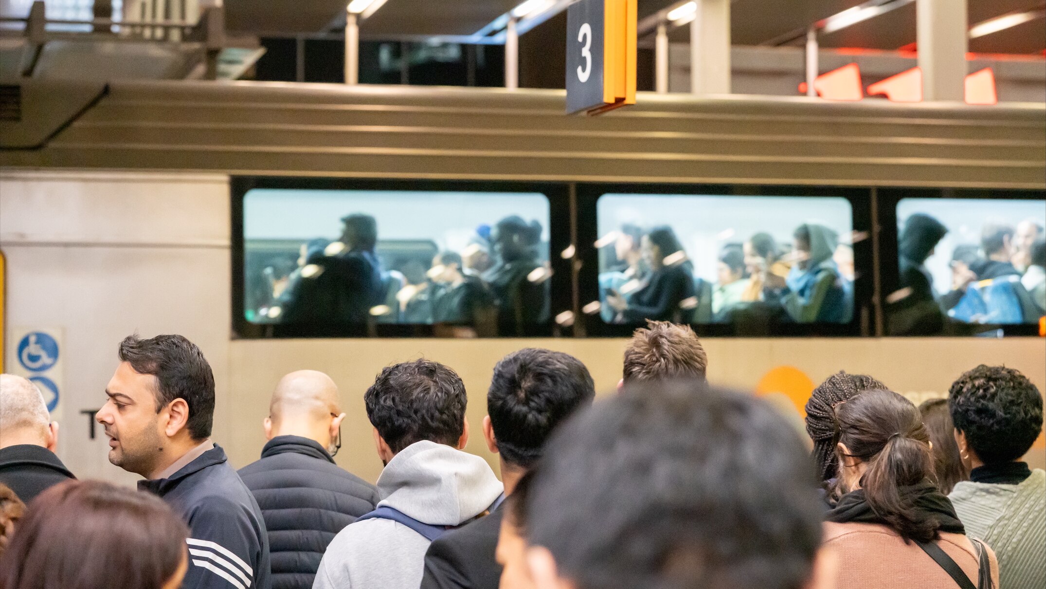 Commuters warned to expect delays following 'catastrophic' fallen wires ...