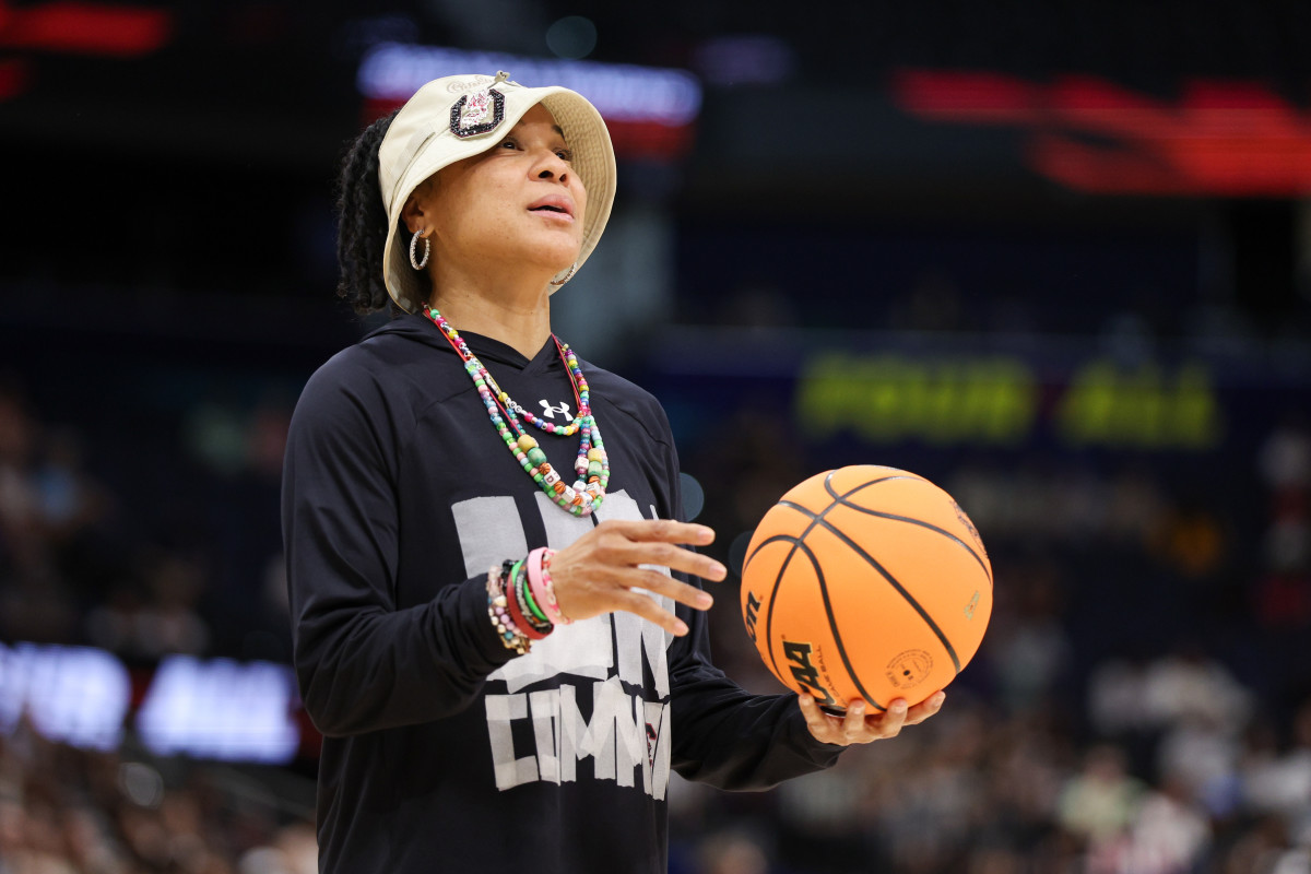 Dawn Staley Sends Clear Message About Caitlin Clark & Angel Reese ...