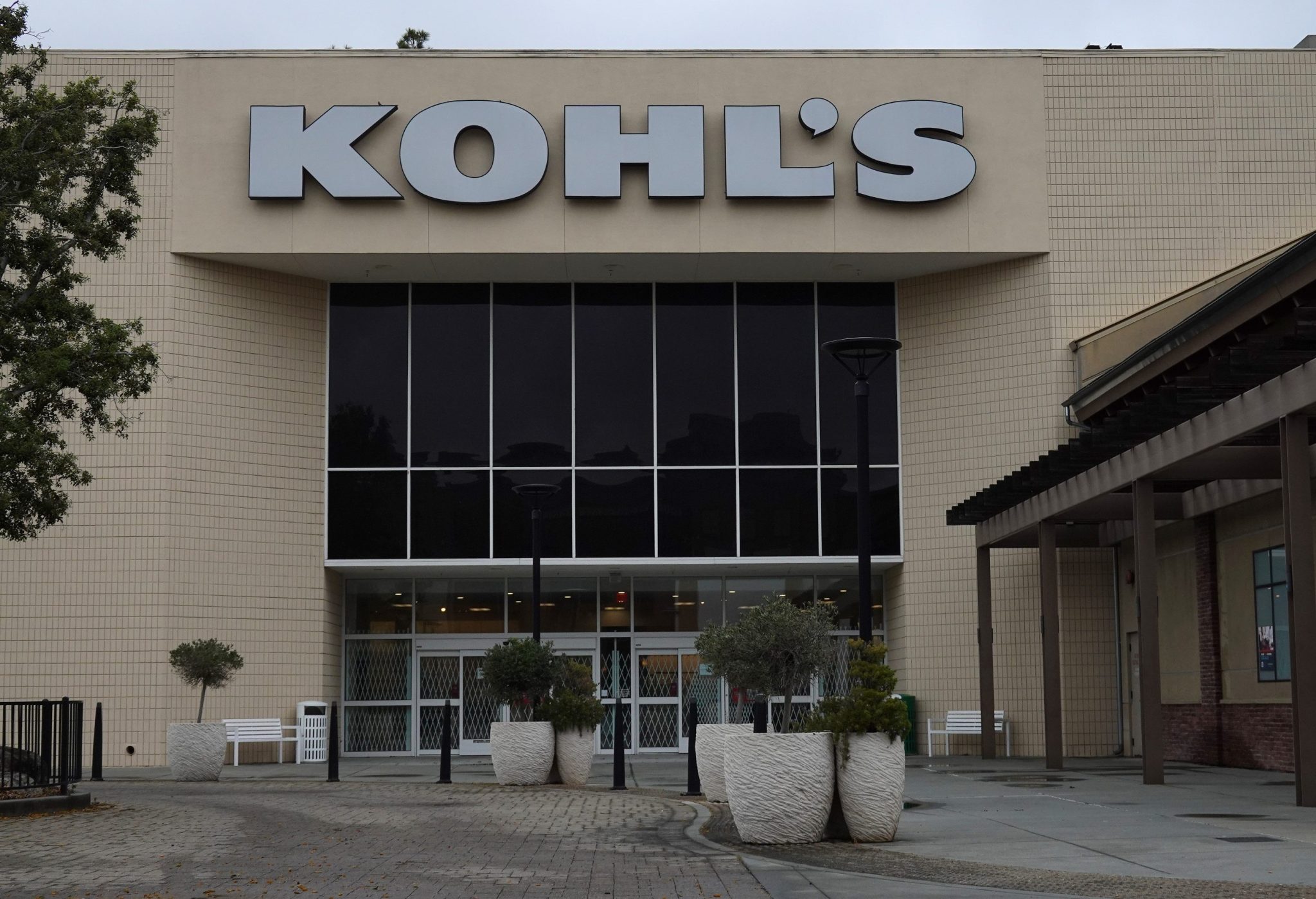 Kohl’s considers replacing headhunter that found the CEO it fired