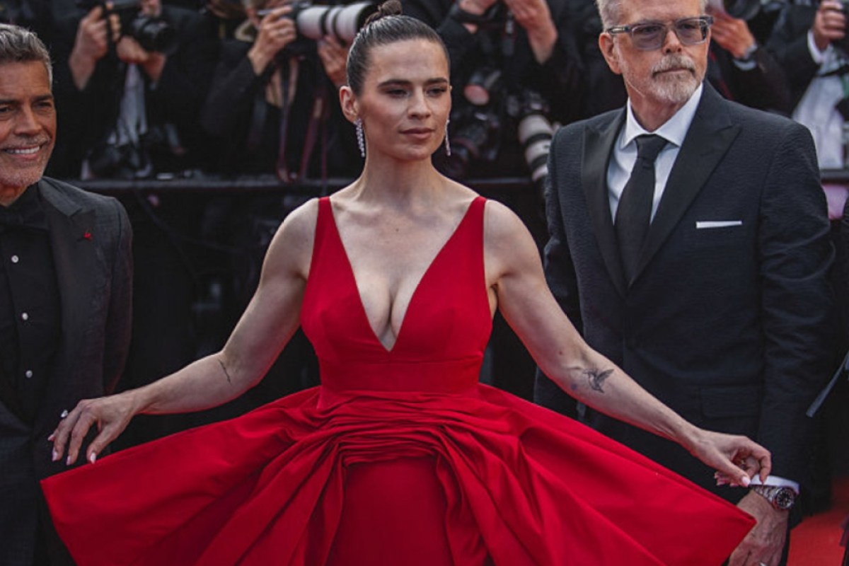 ‘Mission Impossible' Star Hayley Atwell Wows in Deep-Cut Red Dress at ...