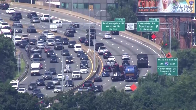 When Memorial Day traffic is expected to peak in Mass., New England