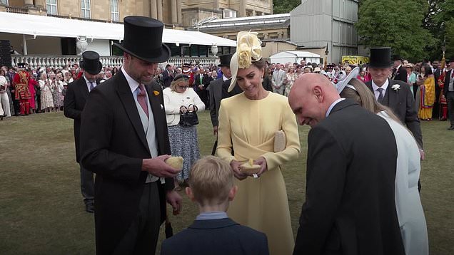Kate says Jellycat toys remind her of teenage photographer who died of ...