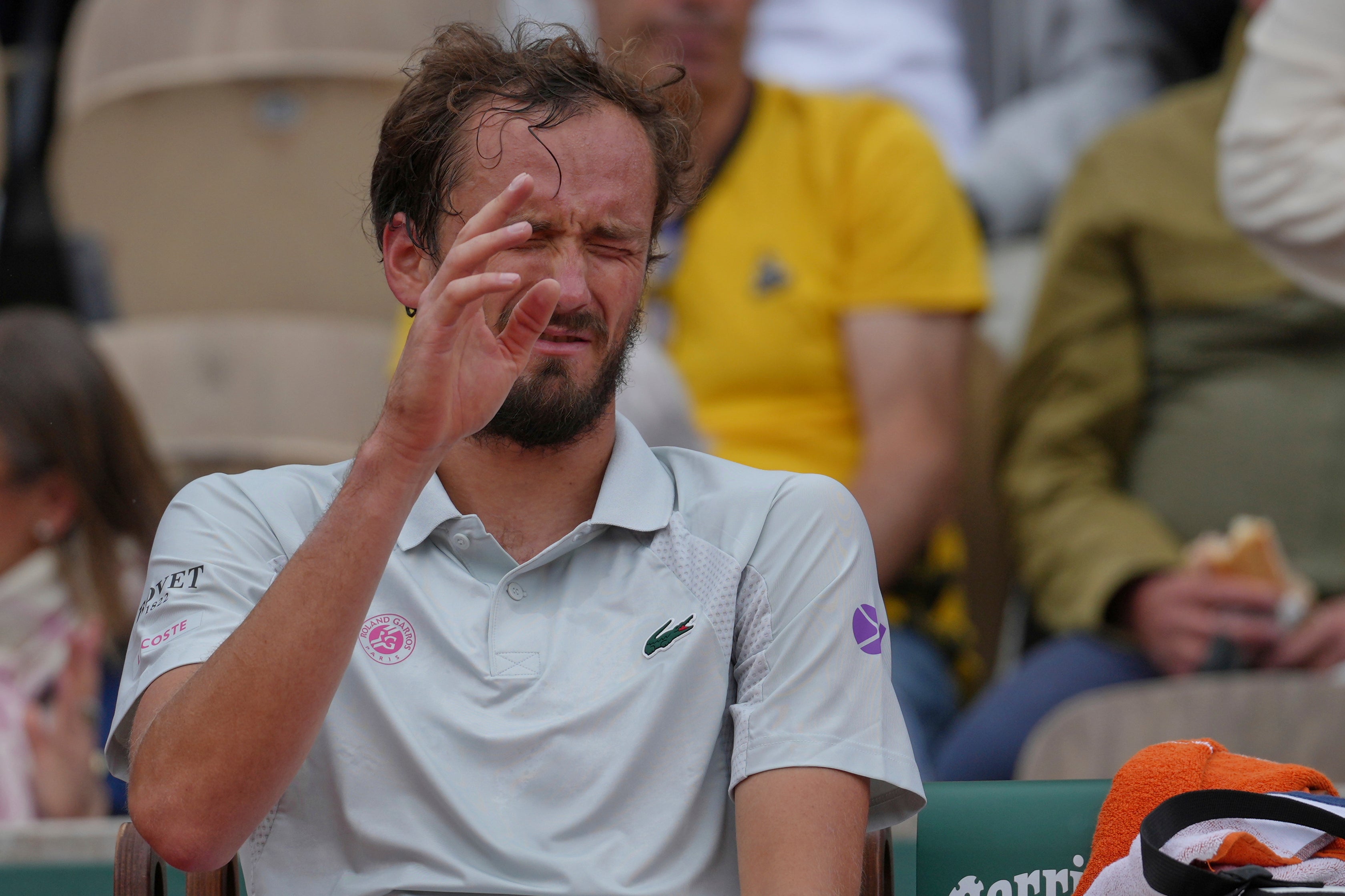 Cameron Norrie stuns Daniil Medvedev in epic first-round French Open clash