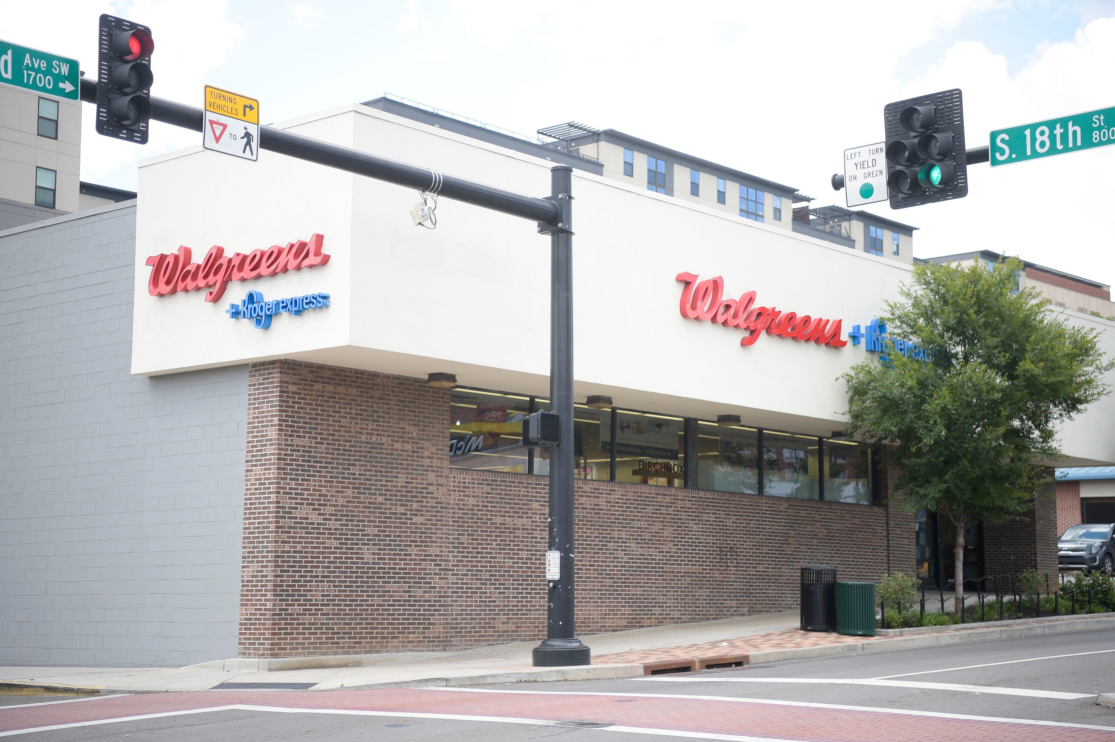 Walgreens will close hundreds of stores this year. What to know about ...