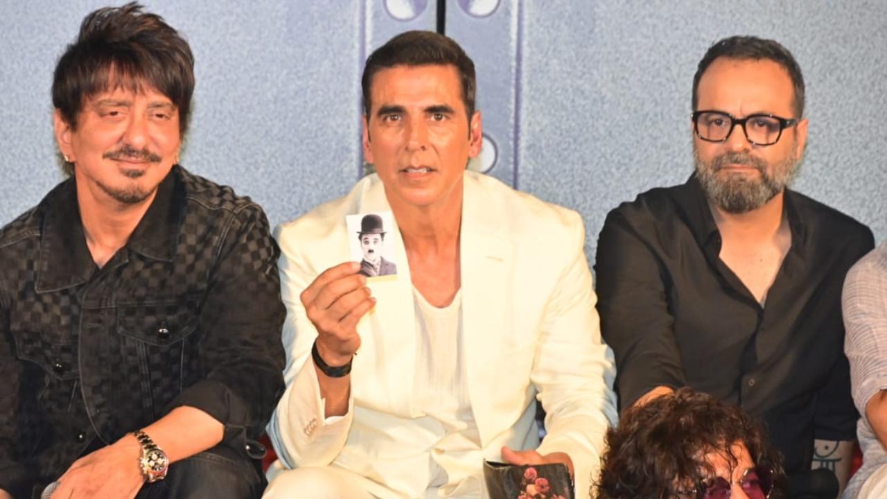 Akshay Kumar keeps Charlie Chaplin`s photo in his wallet, reveals why