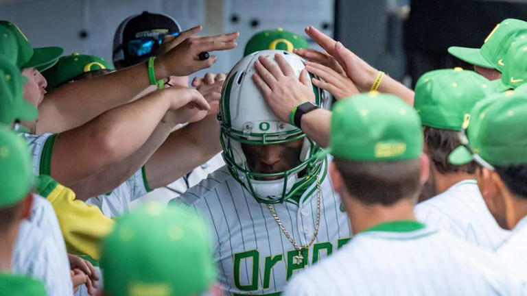 Oregon Ducks' Jacob Walsh Wants Autzen Crowd For NCAA Baseball ...