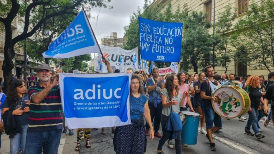 UNC: con un paro de 72 horas, los docentes universitarios continúan con ...
