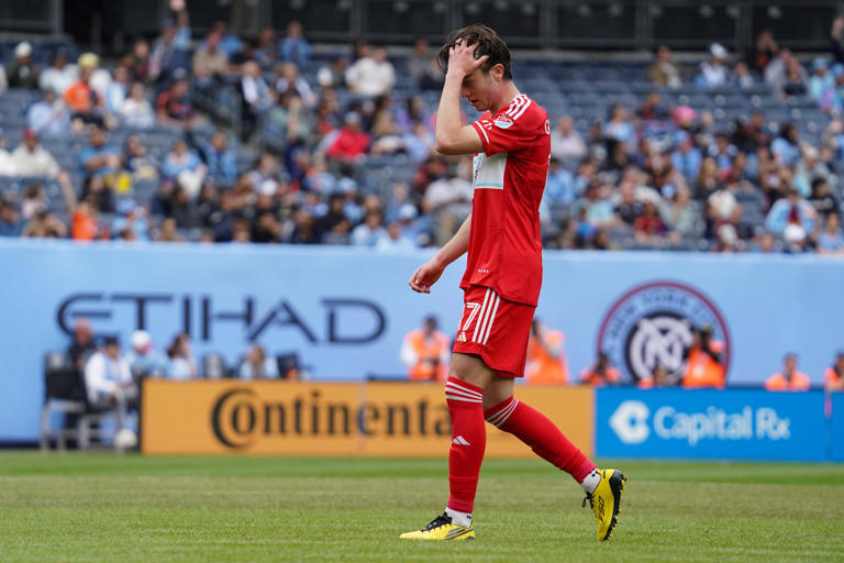 Chicago Fire midfielder Gutierrez fined for red card vs New York City FC