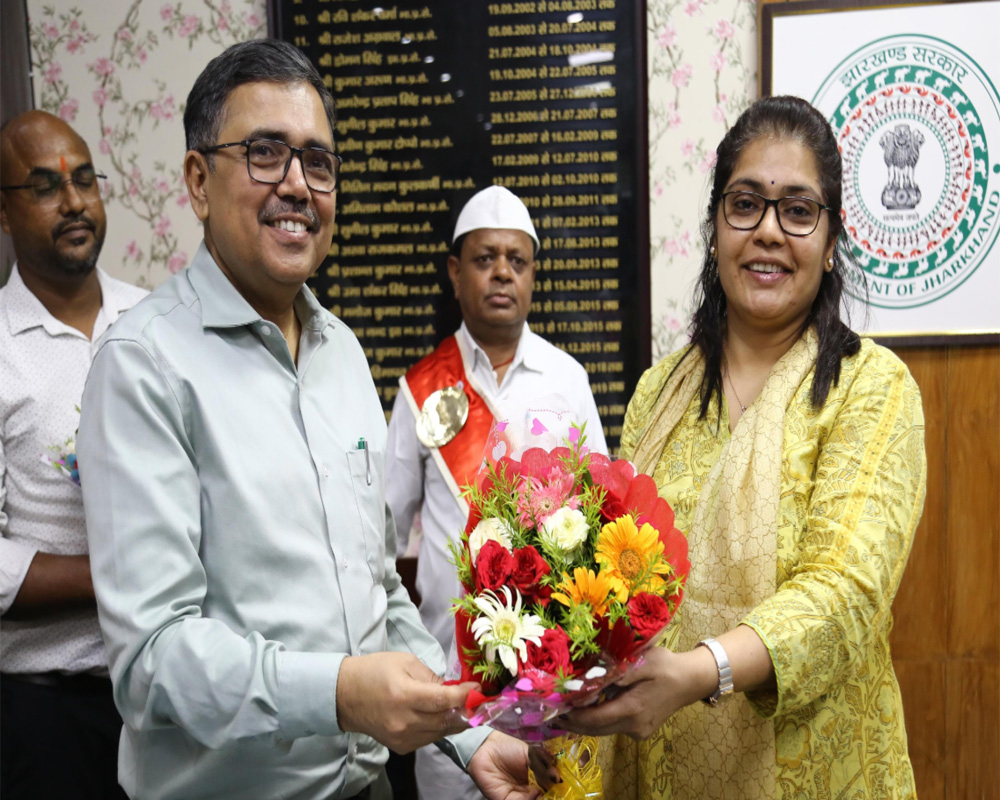 Ajay Nath Jha takes charge as 35th Deputy Commissioner of Bokaro