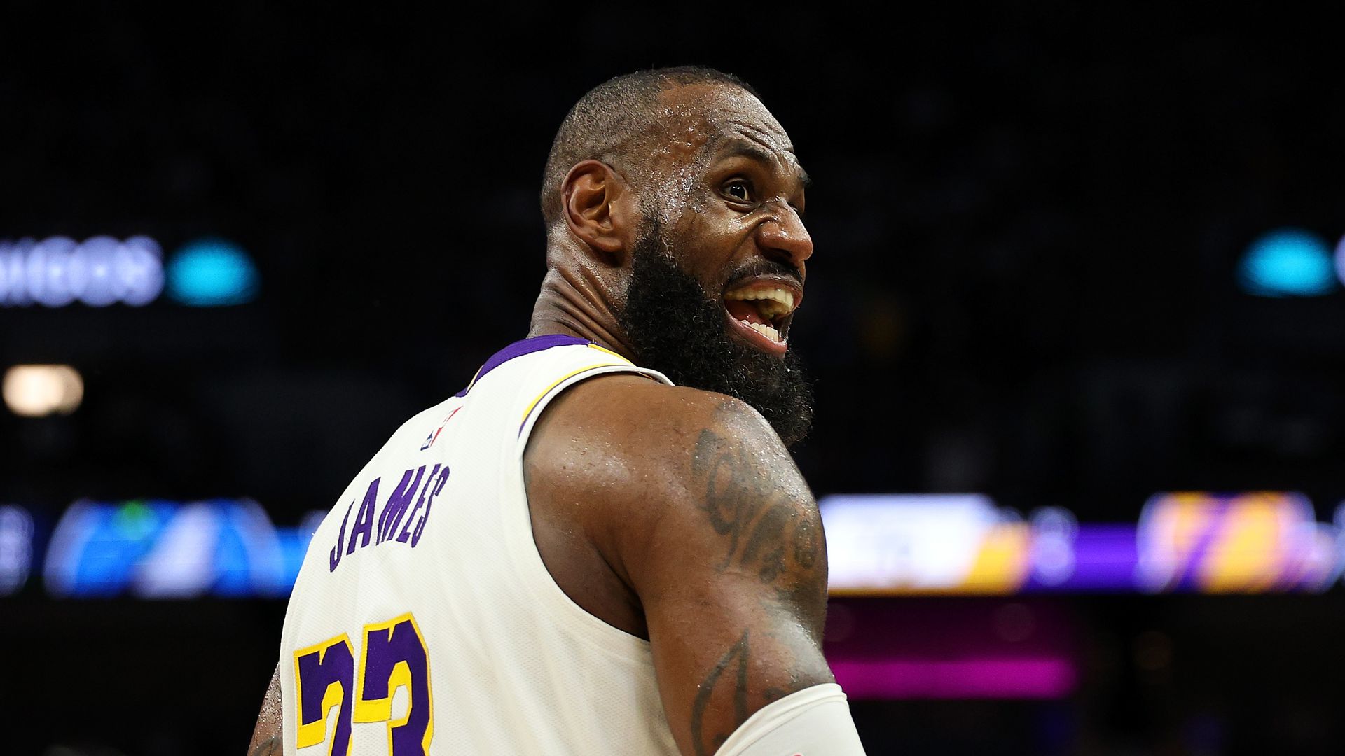 LeBron James reportedly likely to opt into contract for next season