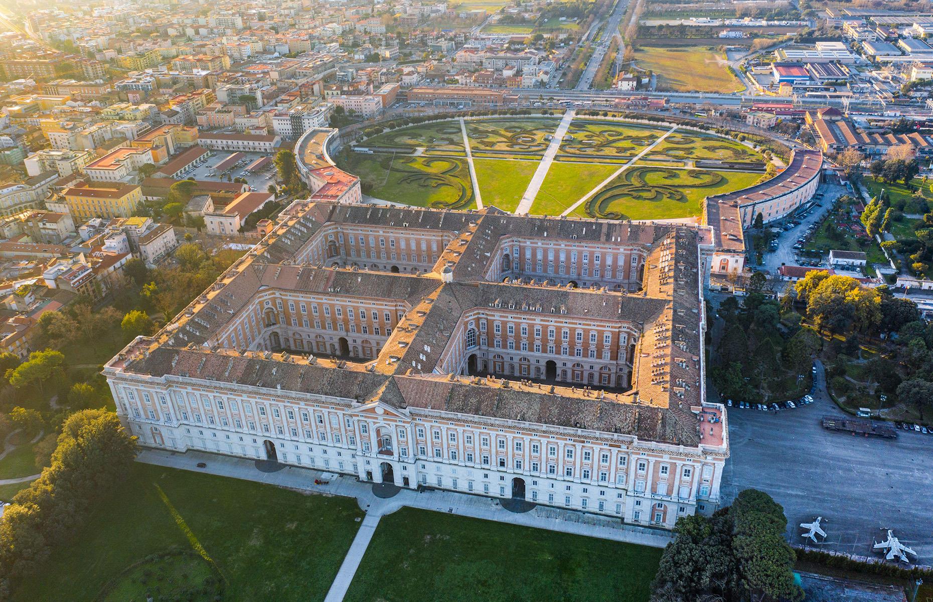 A look inside 13 of the world's largest homes and historic mega-mansions