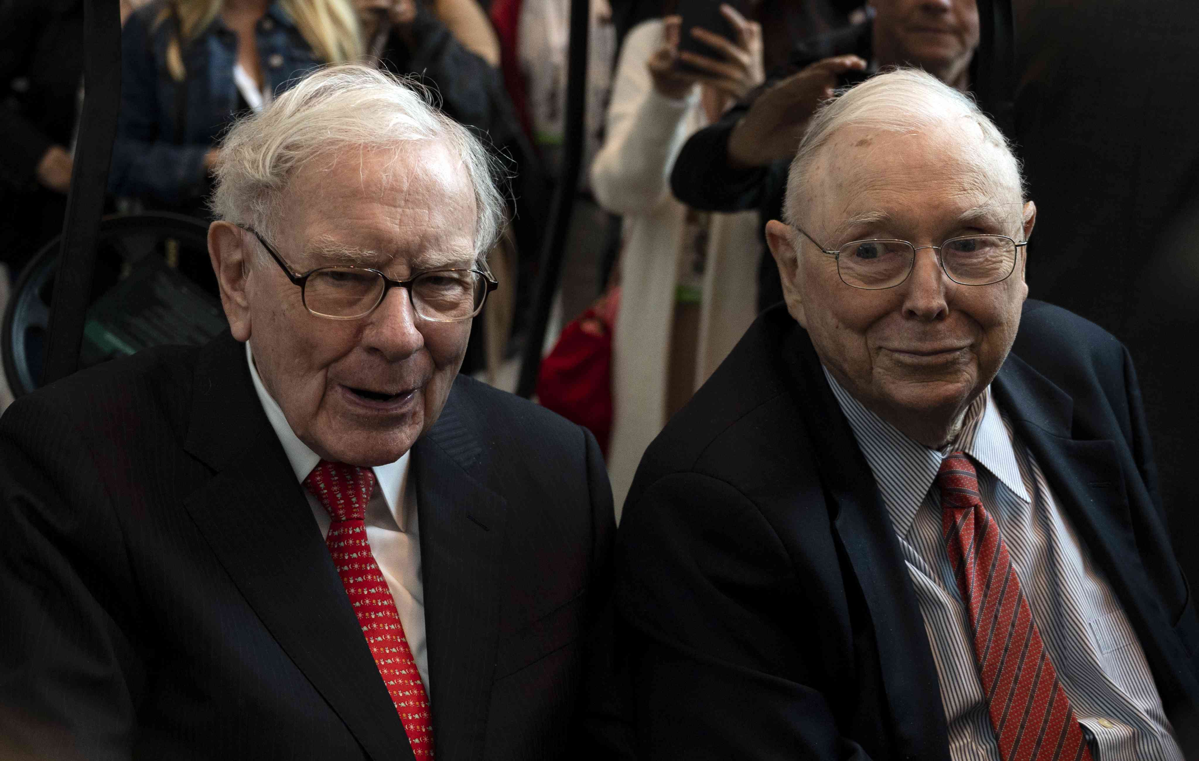 Warren Buffett's Right-Hand Man's Advice on Getting on the Road to Riches