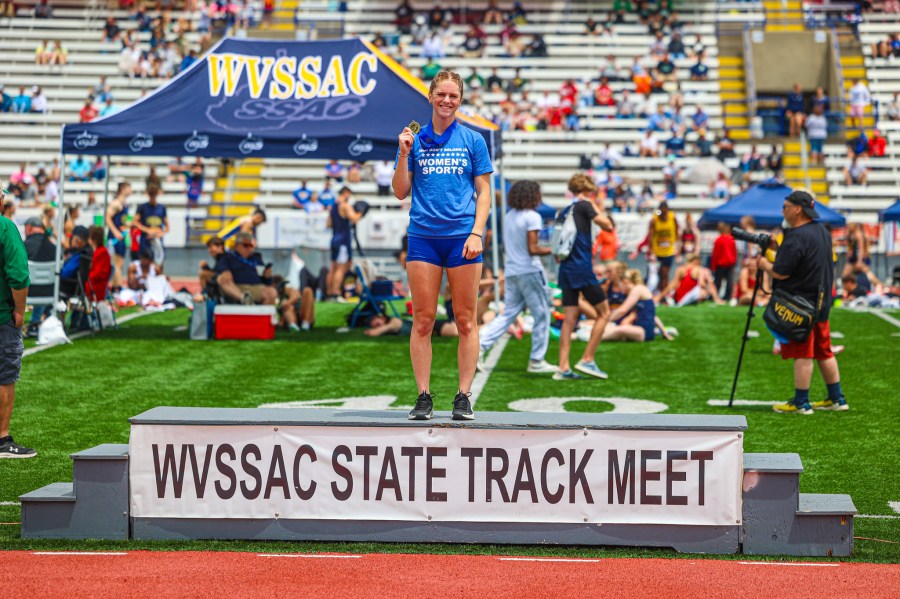 West Virginia track state champion makes political statement during ...