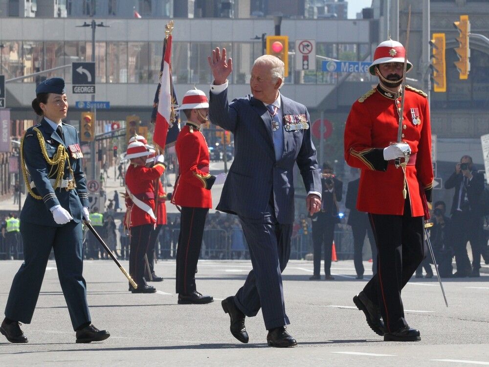 An American monarchist, kids playing hooky and even a few boos: King ...